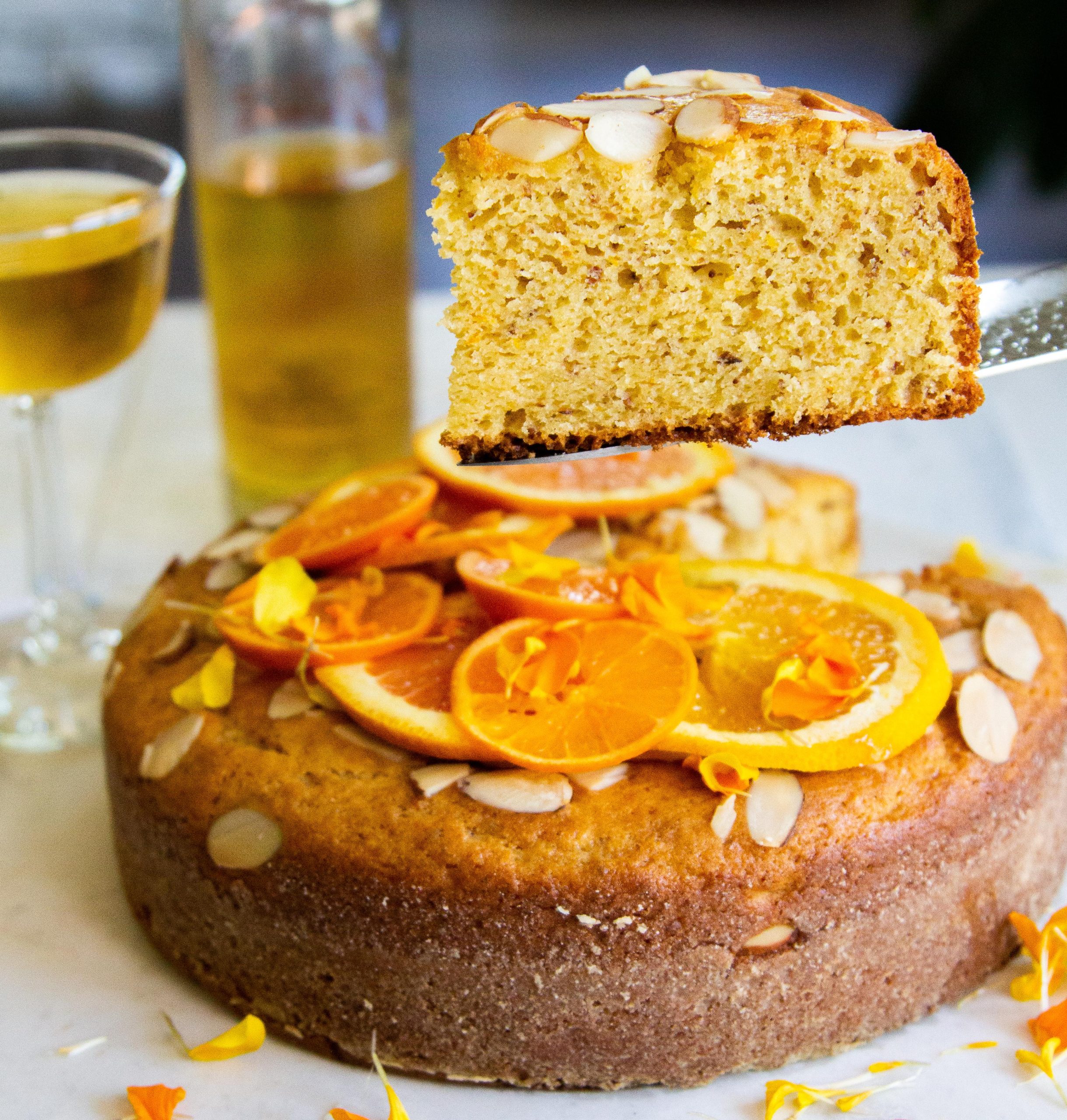 Chec cu migdale prăjite, portocale și ulei de măsline - DelicioUS România