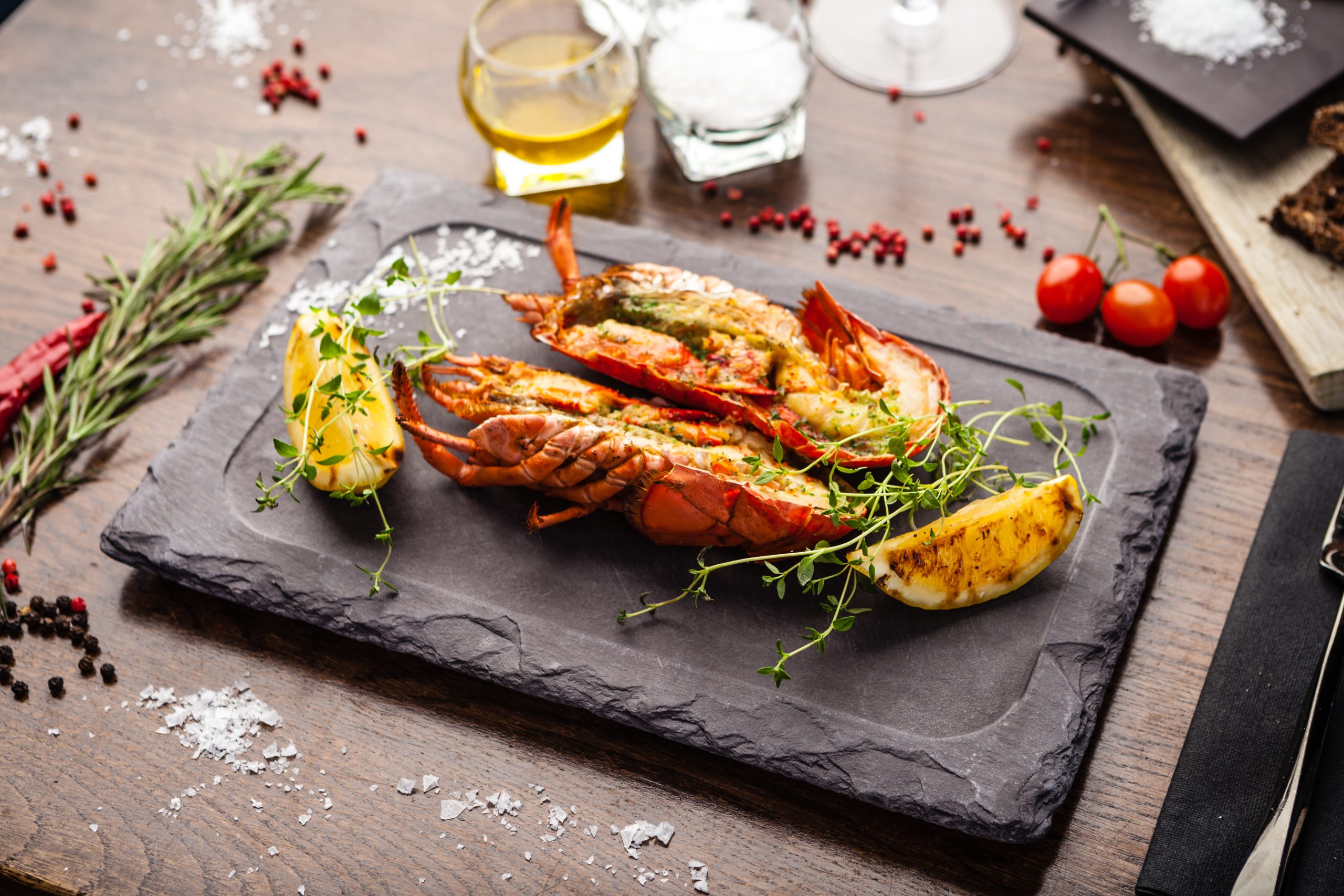 Lumea Homarilor: Delicatese, Istorie și Preparare - DelicioUS România