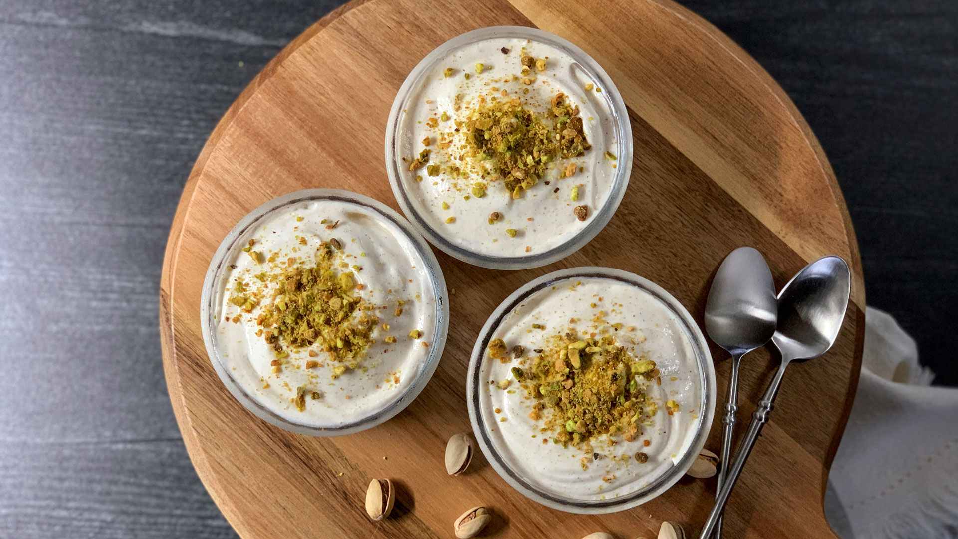 Cheesecake cu fistic și cardamom - DelicioUS România